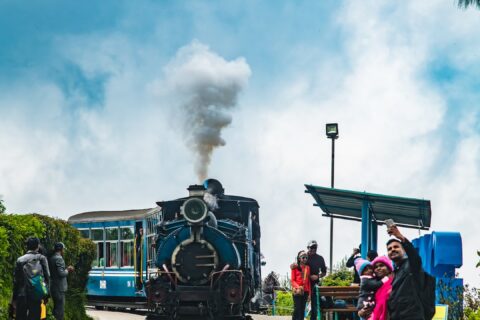 Instagram vs. Reality: Debunking the Illusion of Picture-Perfect Lives ...